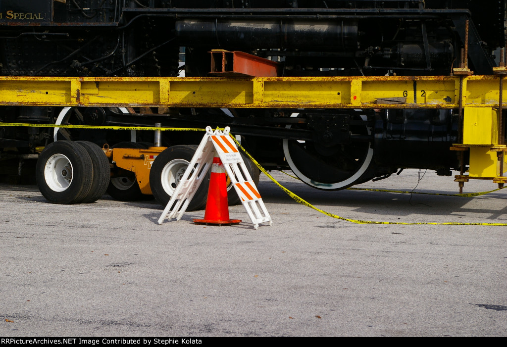 SLSF 3749 WHEEL HANGING IN THE AIR